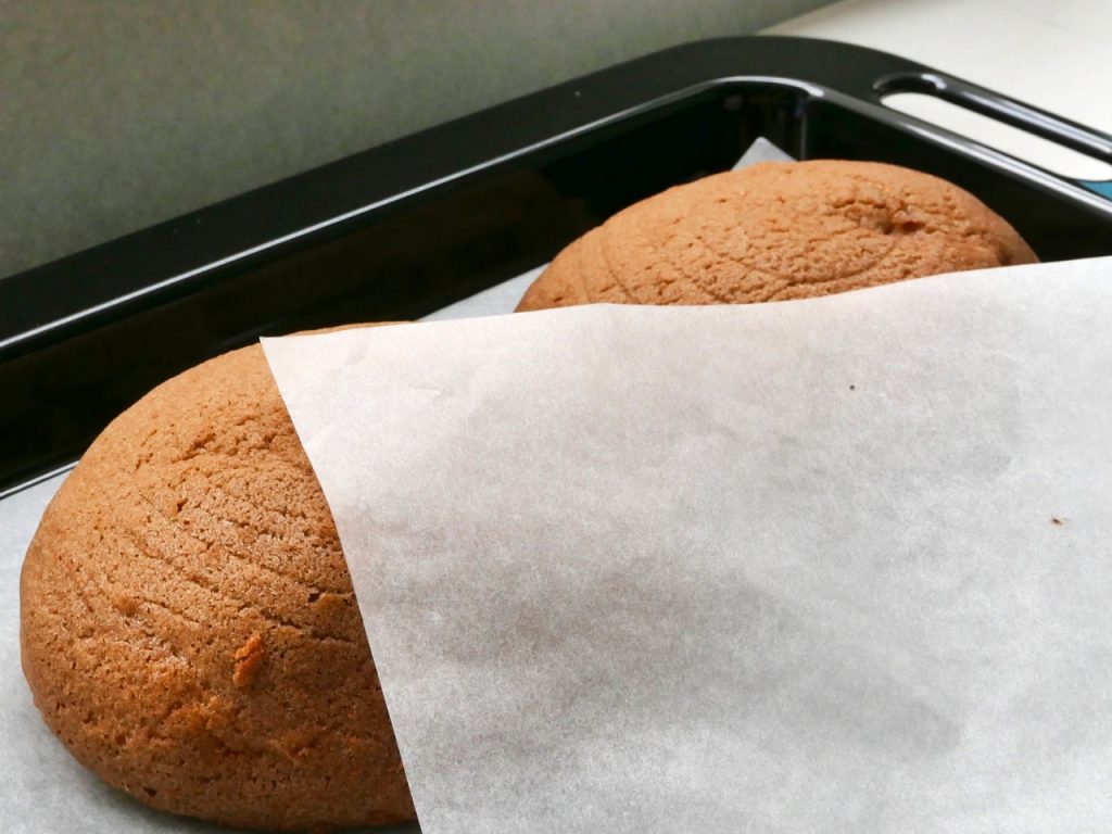 How to Make Shiny Bread Surface - Seven Kitchen Papers - Steam, Snack ...